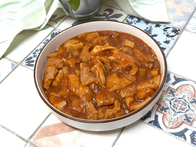 CALLOS DE TERNERA EN SALSA: