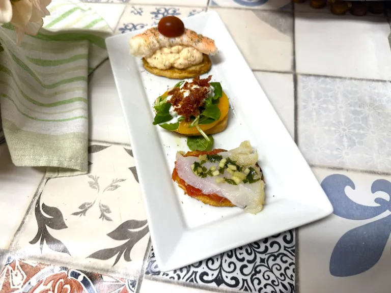 3 CANAPES VARIADOS